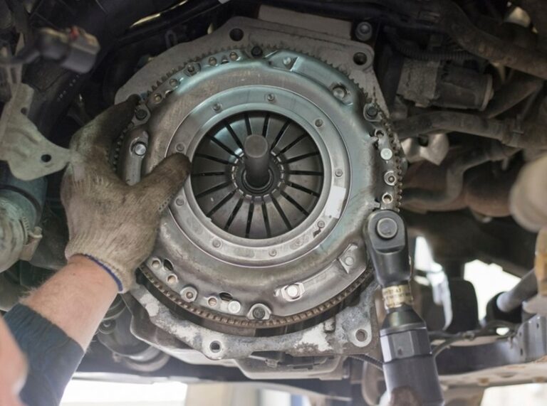 Hoe werkt een koppeling in een auto? - Ontdek het hier